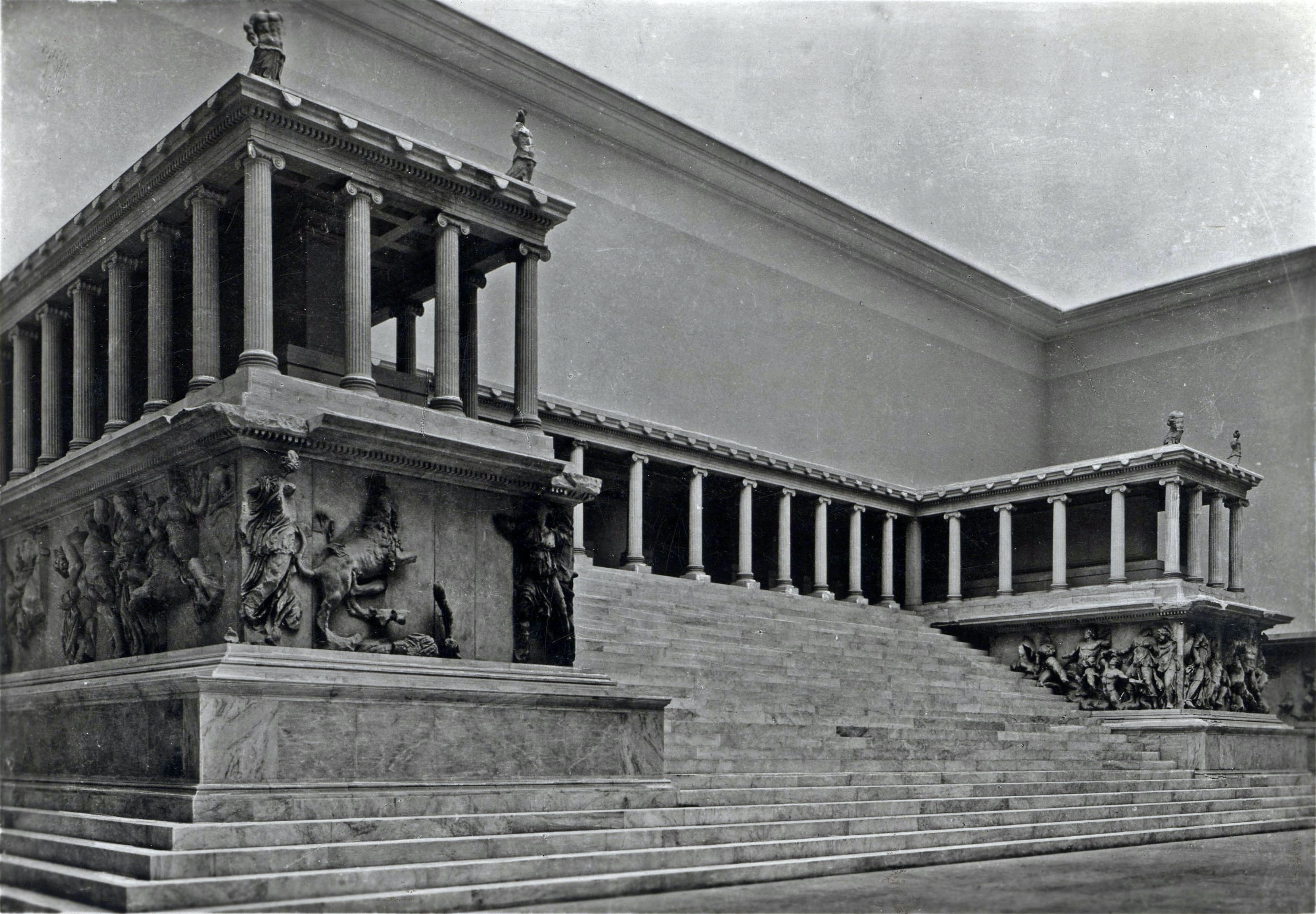 NIGHT AT THE MUSEUM – SATANIC WEIRDOS – Fighting Monarch